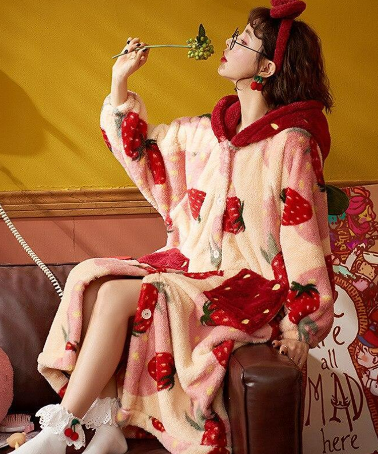 Strawberry Mochi Plush Robe– Peanut Butter